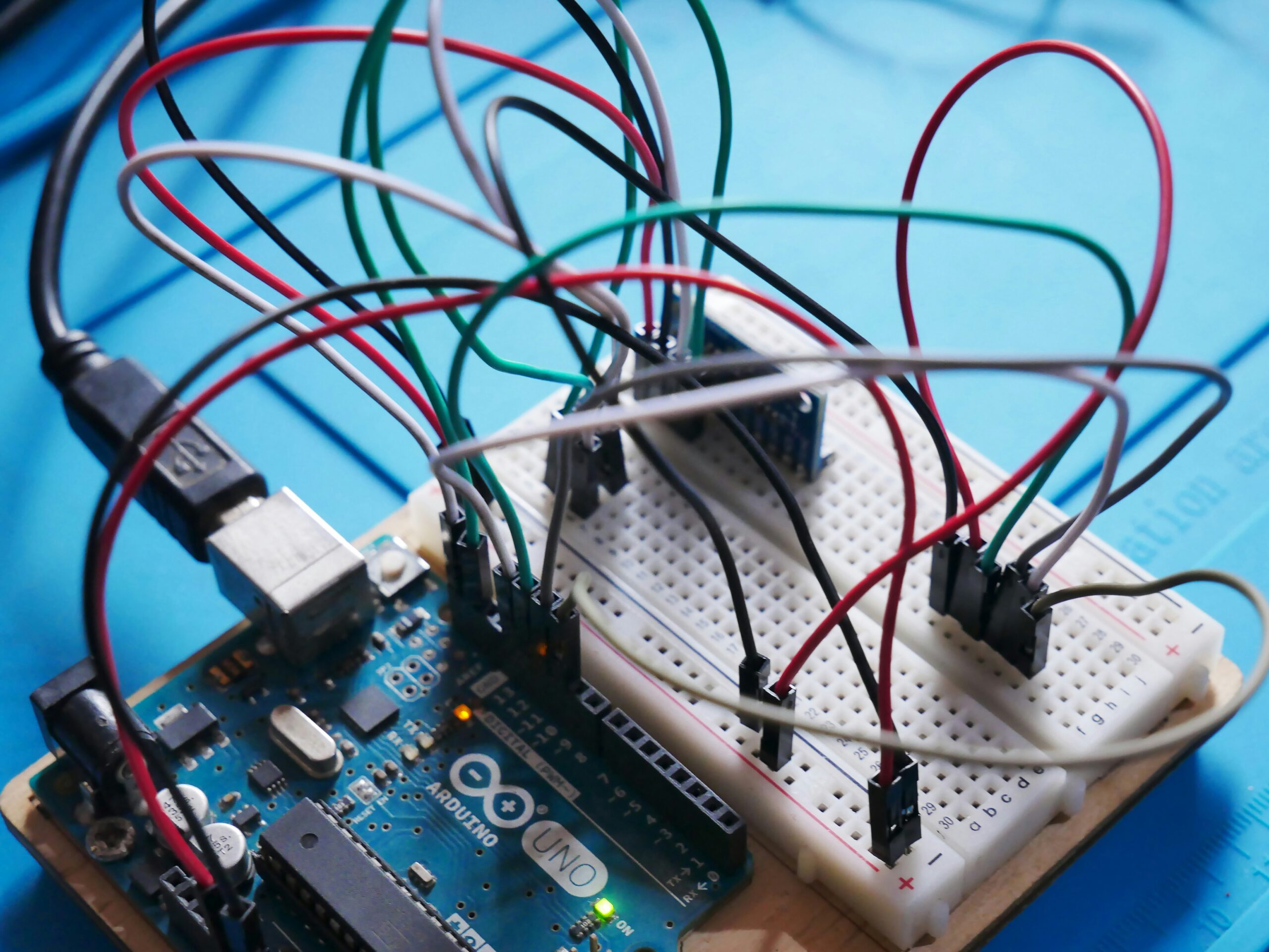 การปลูกทุเรียนด้วย Iot ไมโครคอนโทรลเลอร์ Lora และ Python Simplico